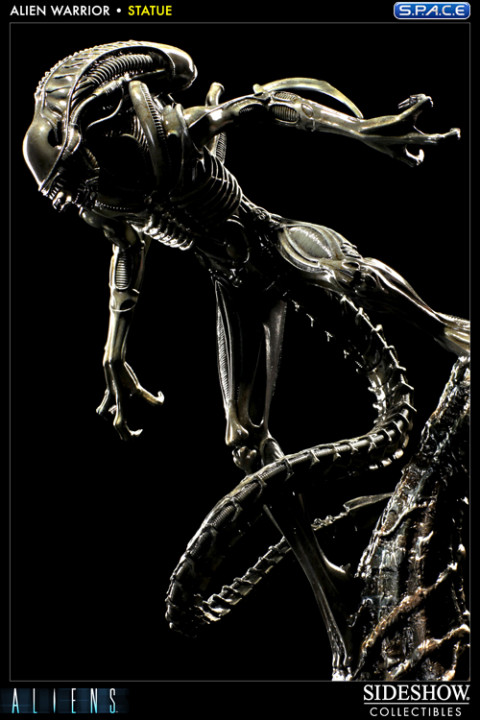 Alien Warrior Statue (Aliens)